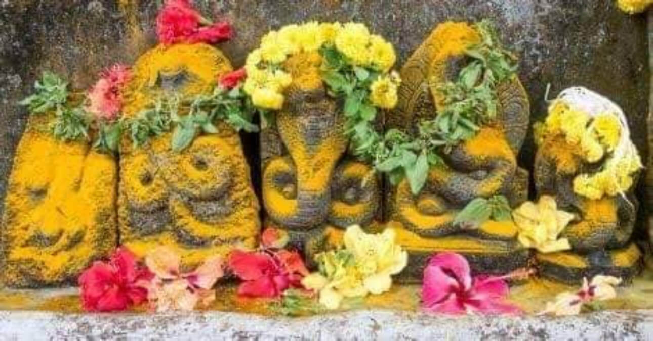 സന്താന സൗഖ്യത്തിനും ദുരിതങ്ങൾ മാറാനും ആയില്യത്തിന് നാഗാരാധന – Neram Online